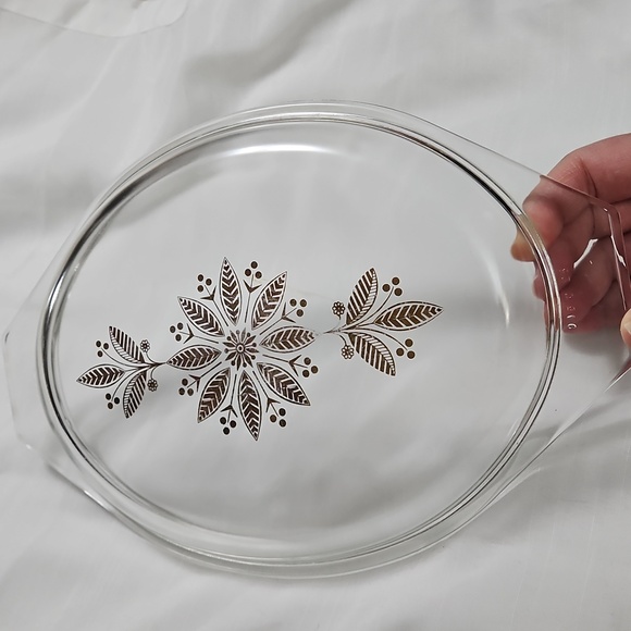 Pyrex | Kitchen | Pyrex Gold Poinsettia Casserole Dish Lid Only ...